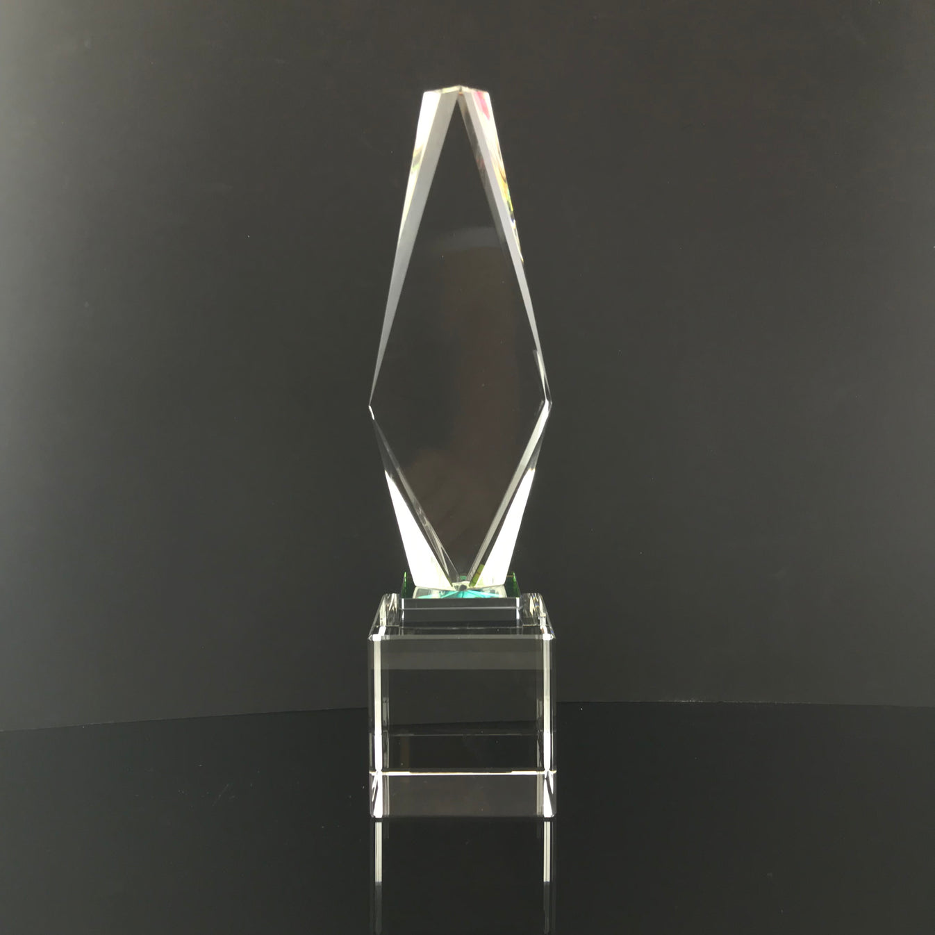 Apex Plate Crystal Trophy Award – Etch