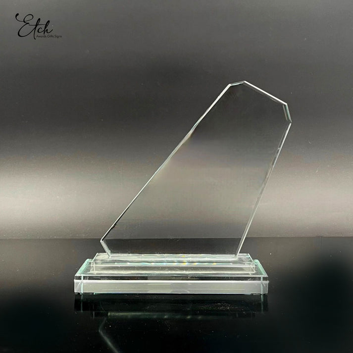 Slanted Emerald Trophy Award – Etch